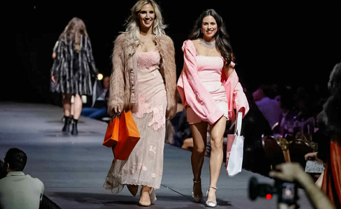 Rochester Woman Online